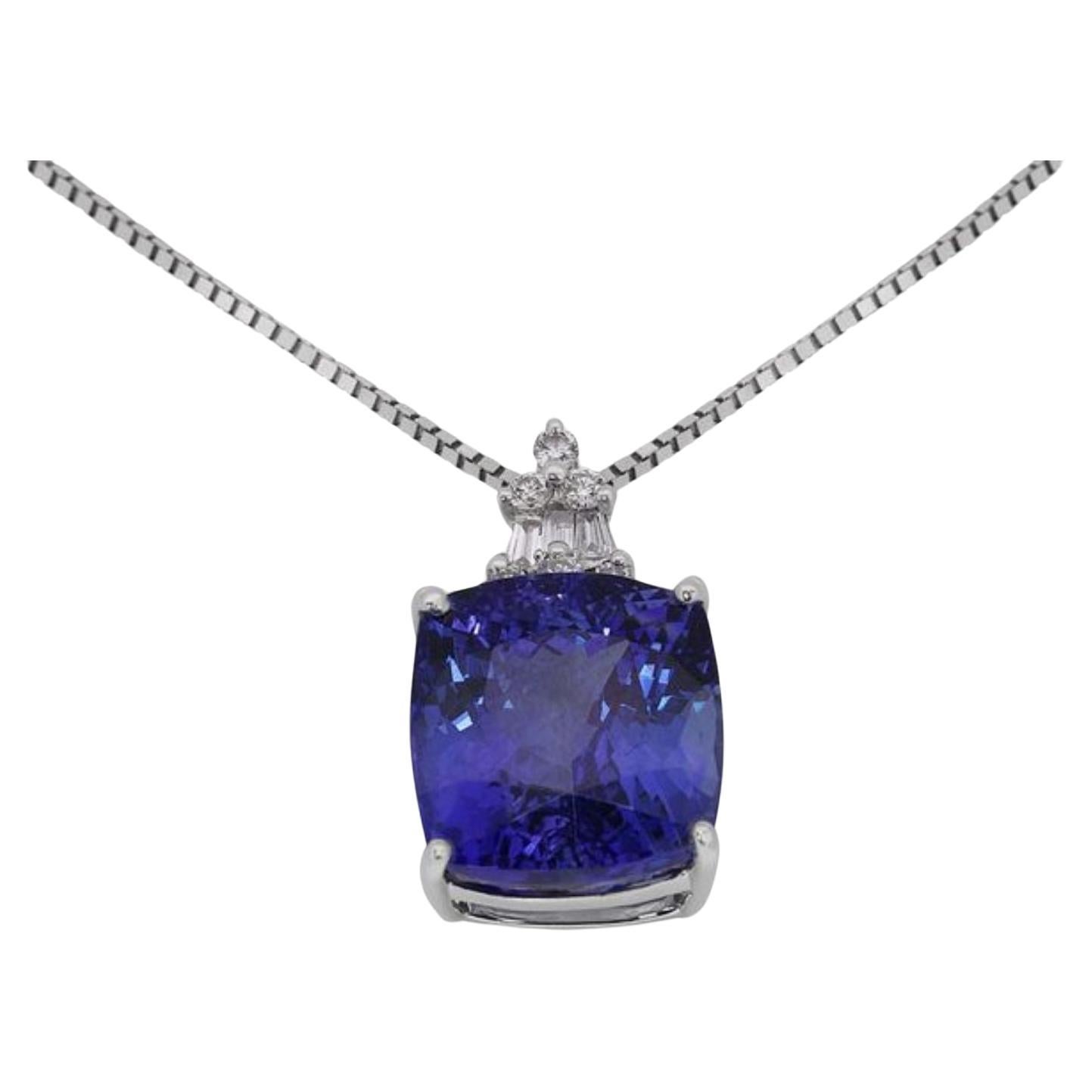 Beautiful 6.42ct Tanzanite Necklace in 18K White Gold For Sale at 1stDibs
