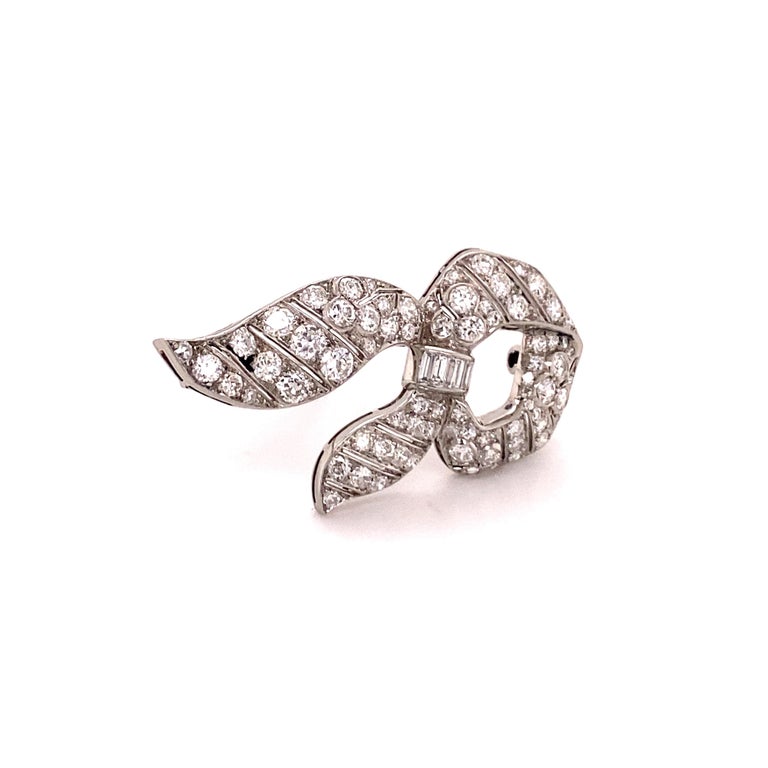 Beautiful Antique Diamond Platinum Ribbon Brooch For Sale at 1stDibs