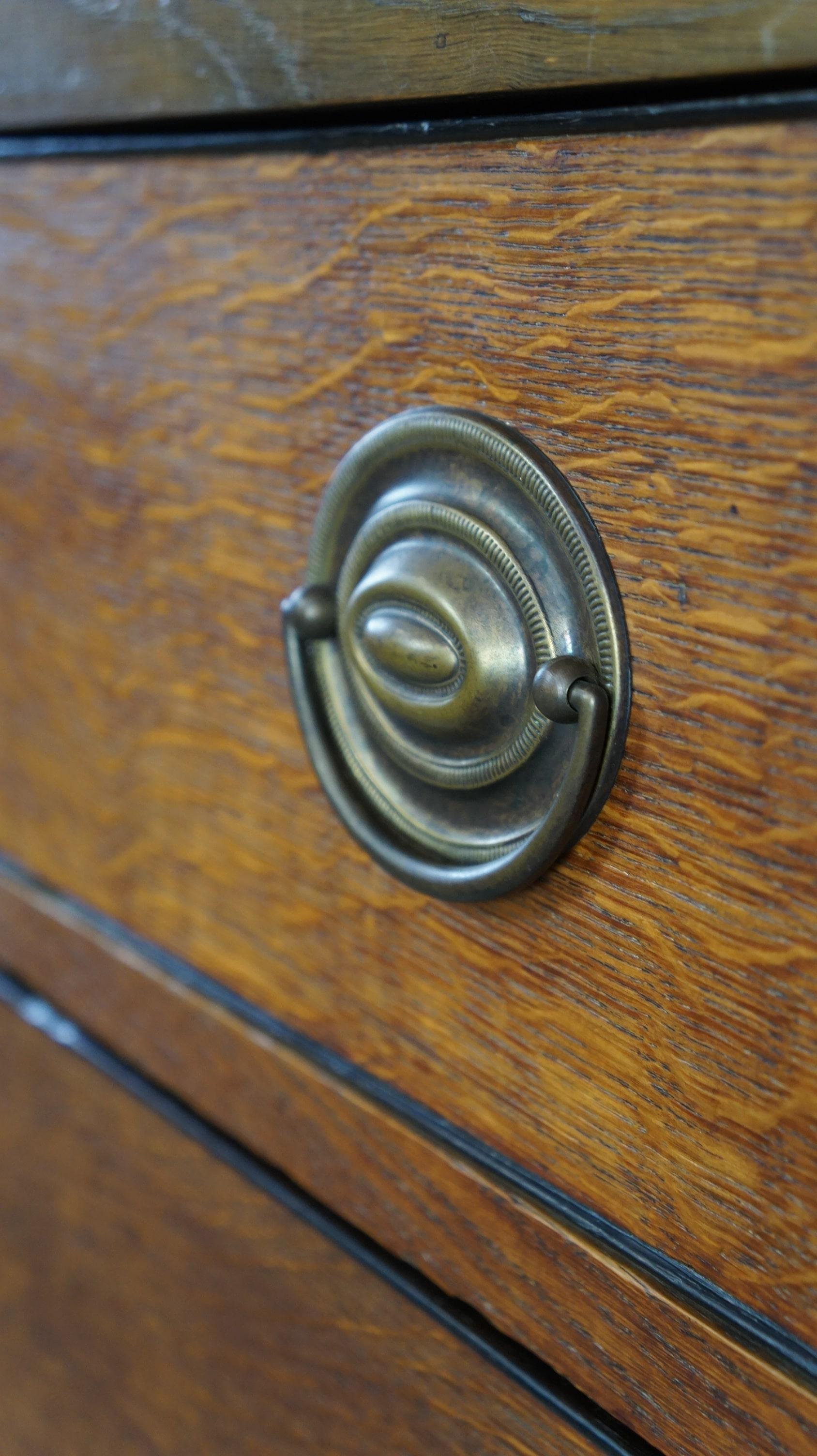 Beautiful antique English chest of drawers/commode with 5 drawers For ...