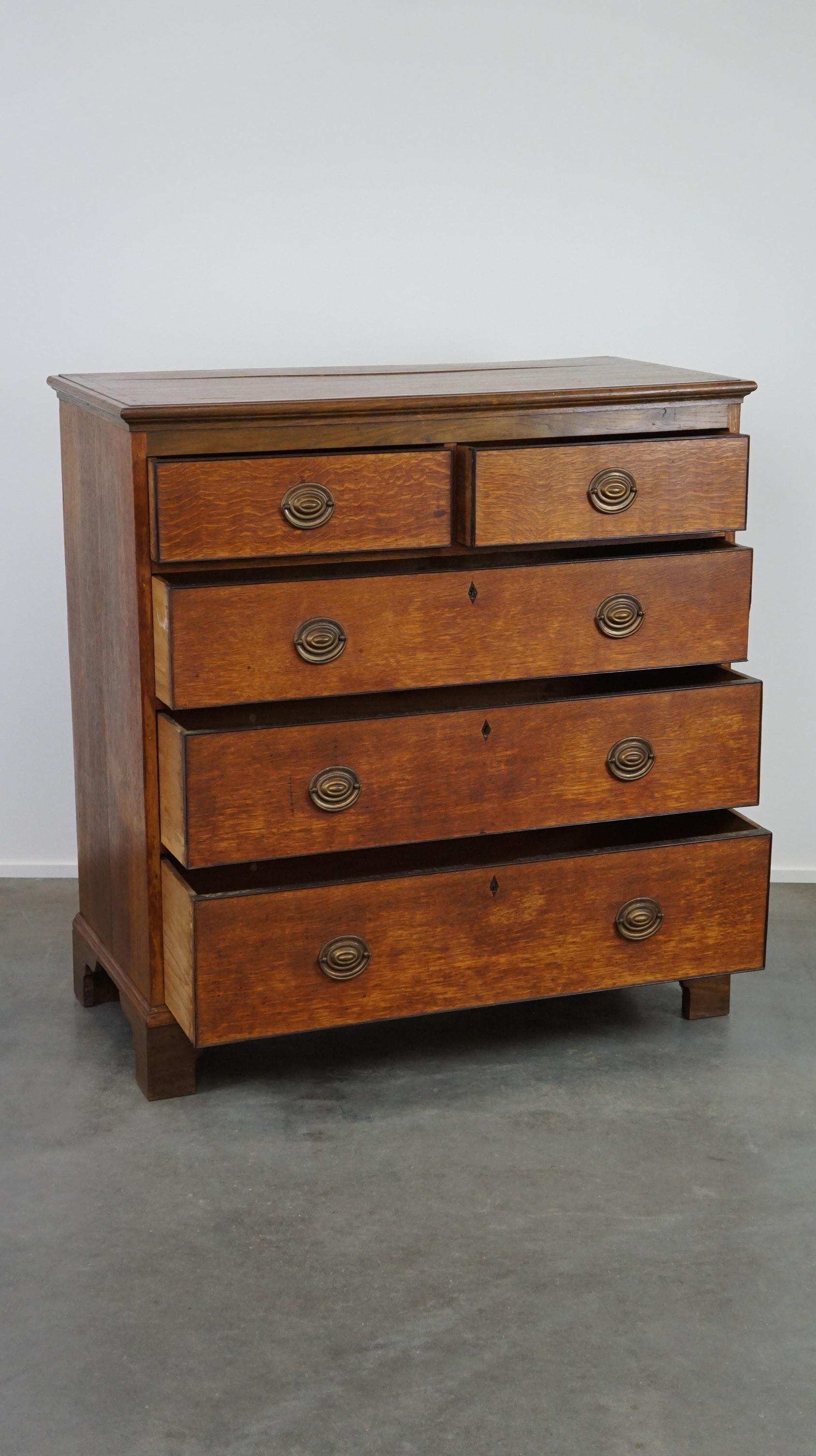 Beautiful antique English chest of drawers/commode with 5 drawers For ...