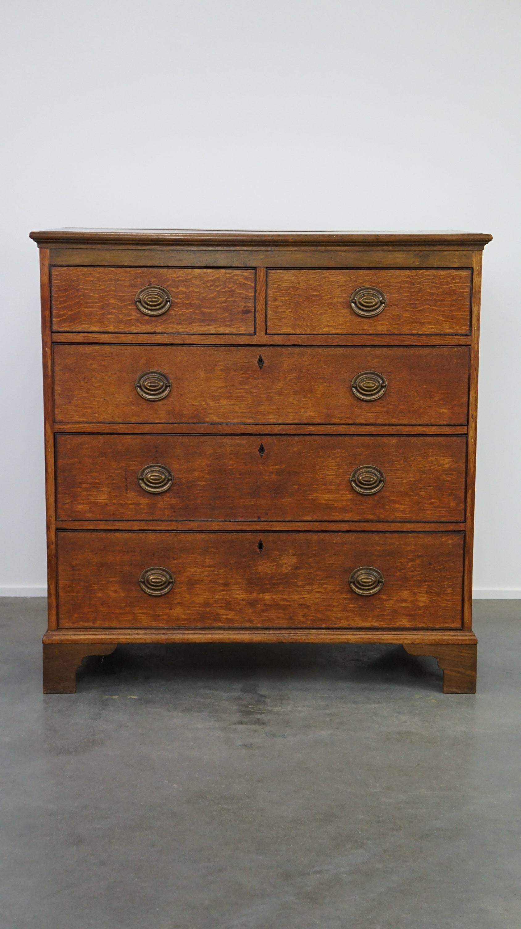 Beautiful antique English chest of drawers/commode with 5 drawers For ...