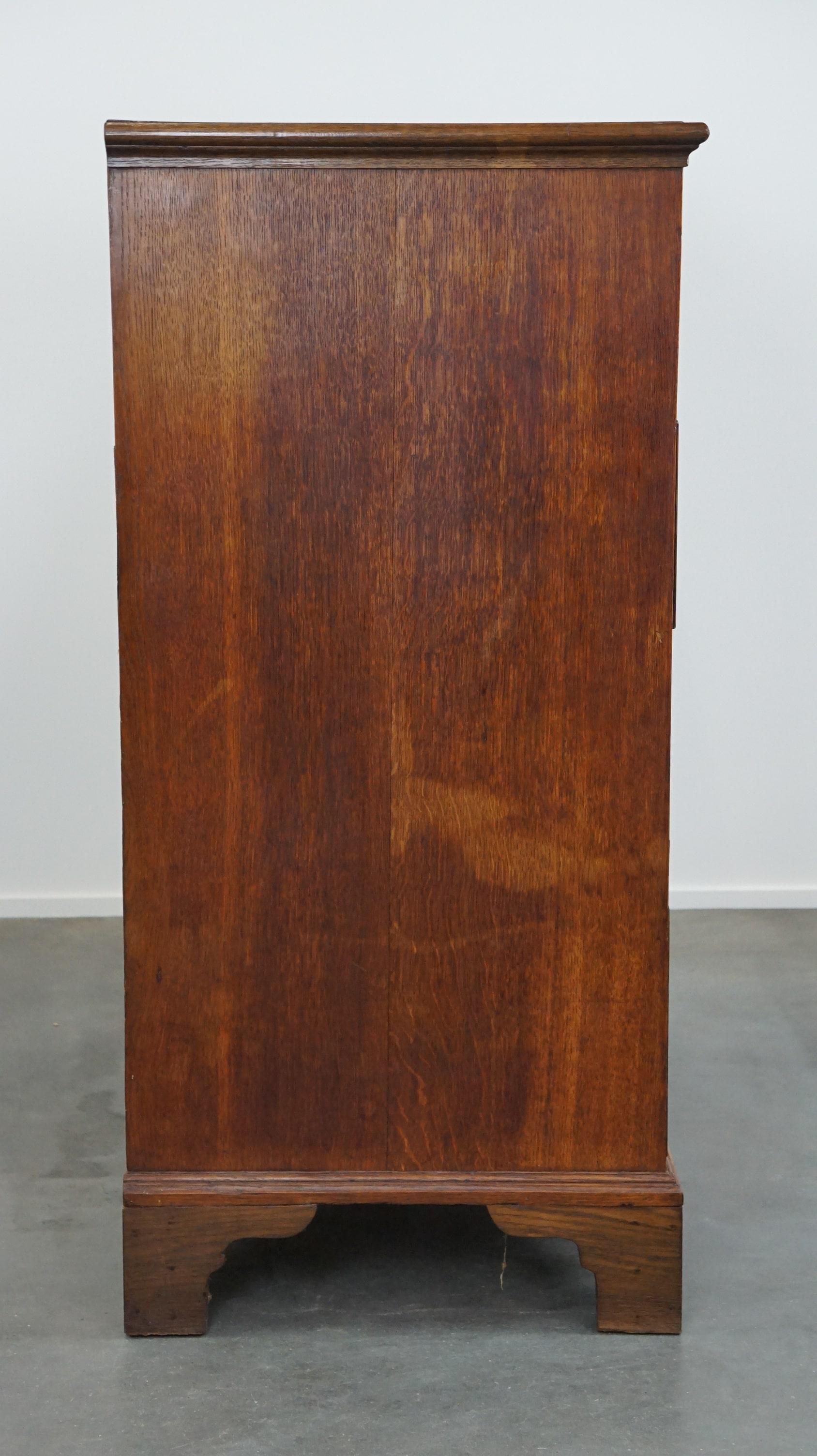 Beautiful antique English chest of drawers/commode with 5 drawers For ...