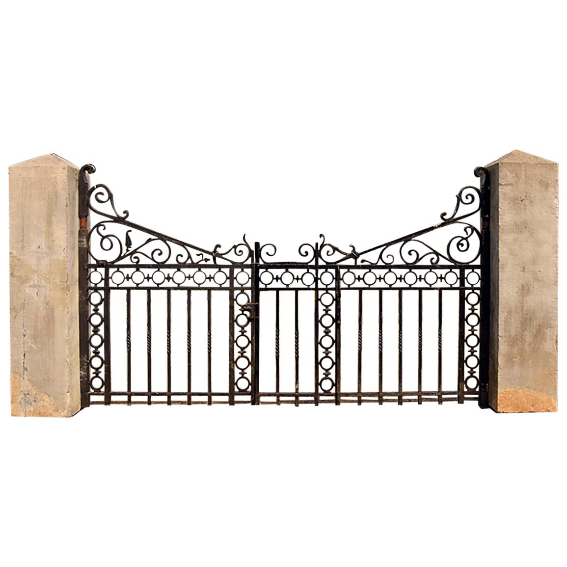 Stone Gate Posts - For Sale on 1stDibs