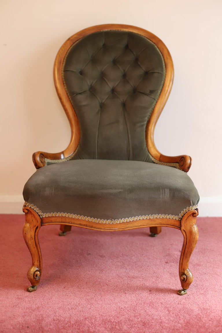 Beautiful Antique Victorian Walnut Lady’s Chair For Sale at 1stDibs