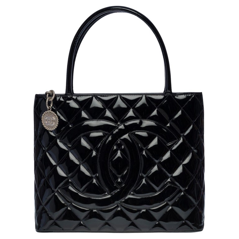 Beautiful Chanel Cabas Medallion bag in black patent leather,SHW For ...