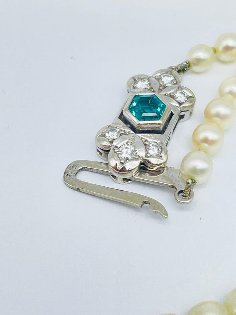 Beautiful Classic Pearl Necklace with Diamonds For Sale at 1stDibs