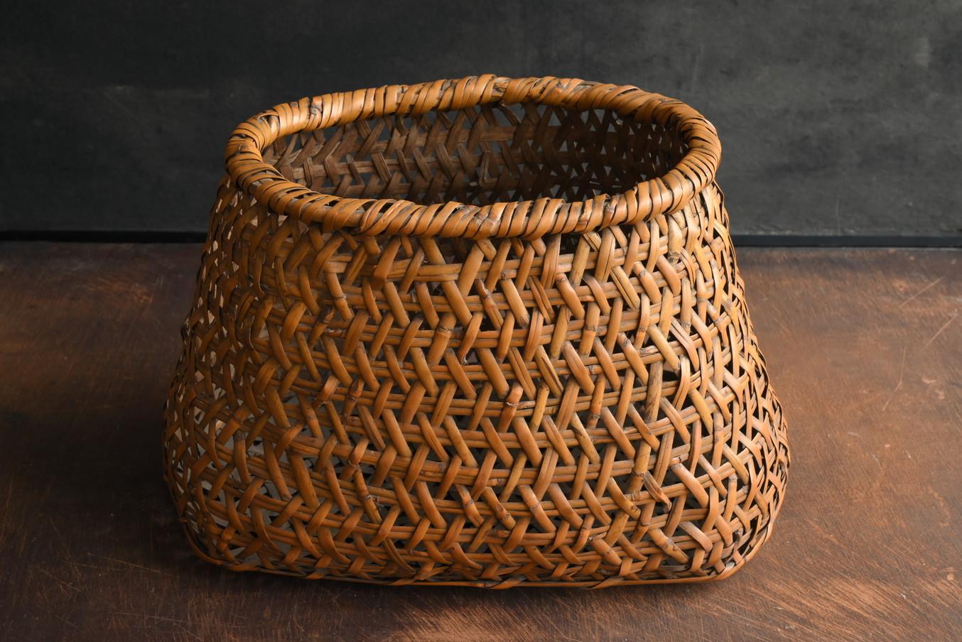 Beautiful old Japanese bamboo baskets/Flower baskets/1868-1920 For Sale ...