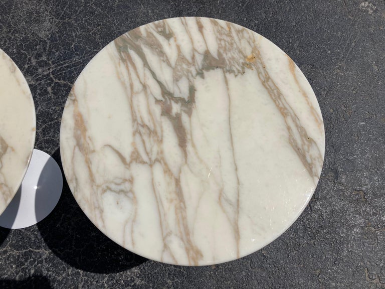 Beautiful Pair of Eero Saarinen Marble Side Tables for Knoll For Sale ...