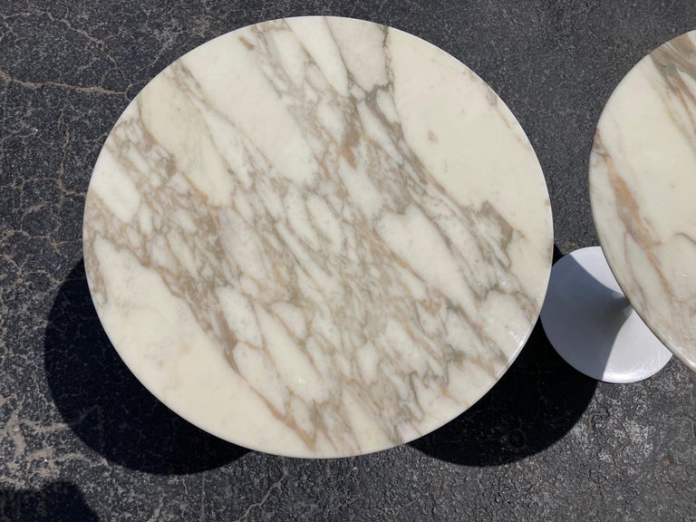 Beautiful Pair of Eero Saarinen Marble Side Tables for Knoll For Sale ...