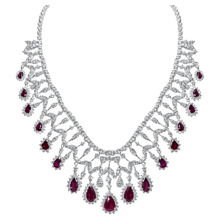Beautiful Ruby Necklace For Sale at 1stDibs