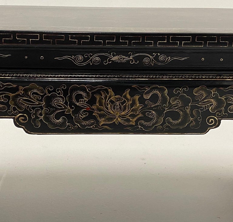 Beautifully Shaped and Decorated Chinese Lacquer Table For Sale at 1stDibs