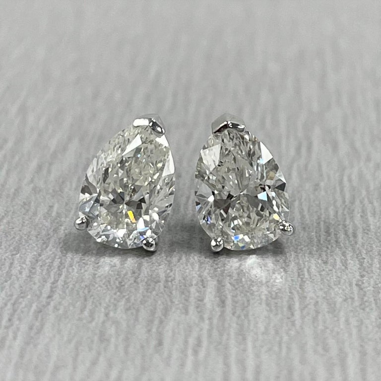 Beauvince GIA Certified 2.51 Carat Pear Shape Solitaire Diamond Studs ...