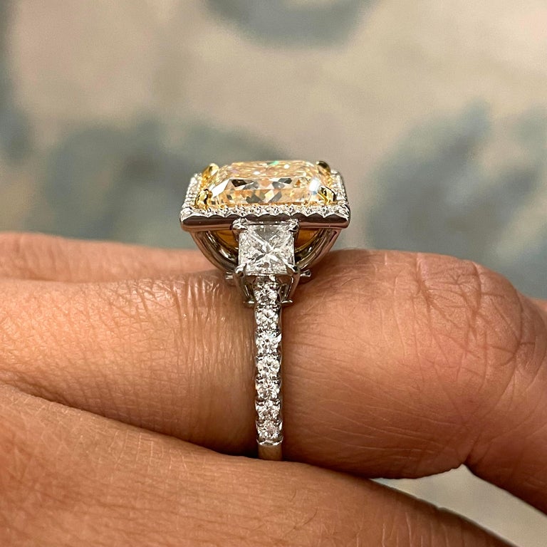 Beauvince Sundance Ring 7.02 Carat Princess Cut Light Yellow ST VS2 GIA ...