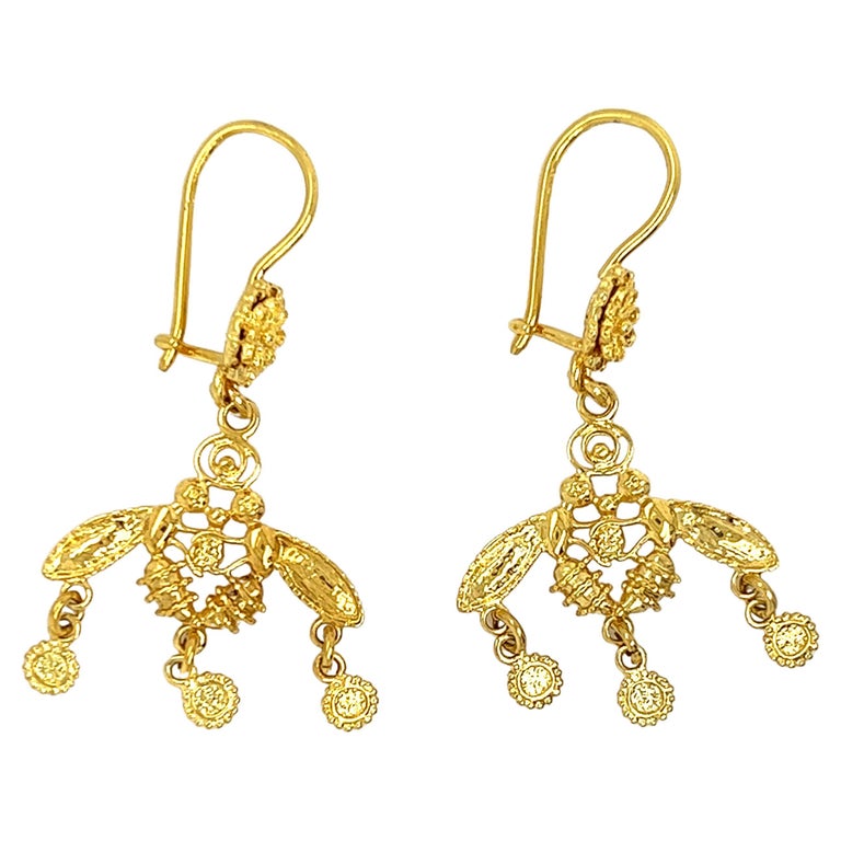 Bee Design Pendant Style Earrings in 14K Yellow Gold For Sale at 1stDibs