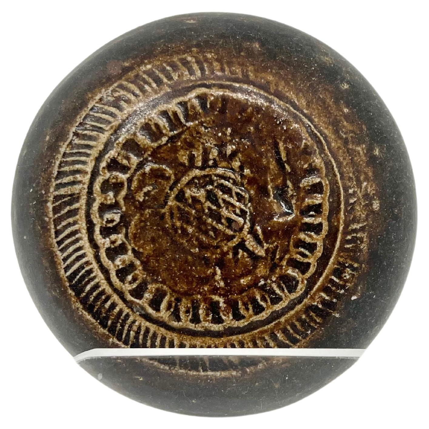 Belitung ship, stoneware box with embossed pattern, Tang Dynasty. For ...