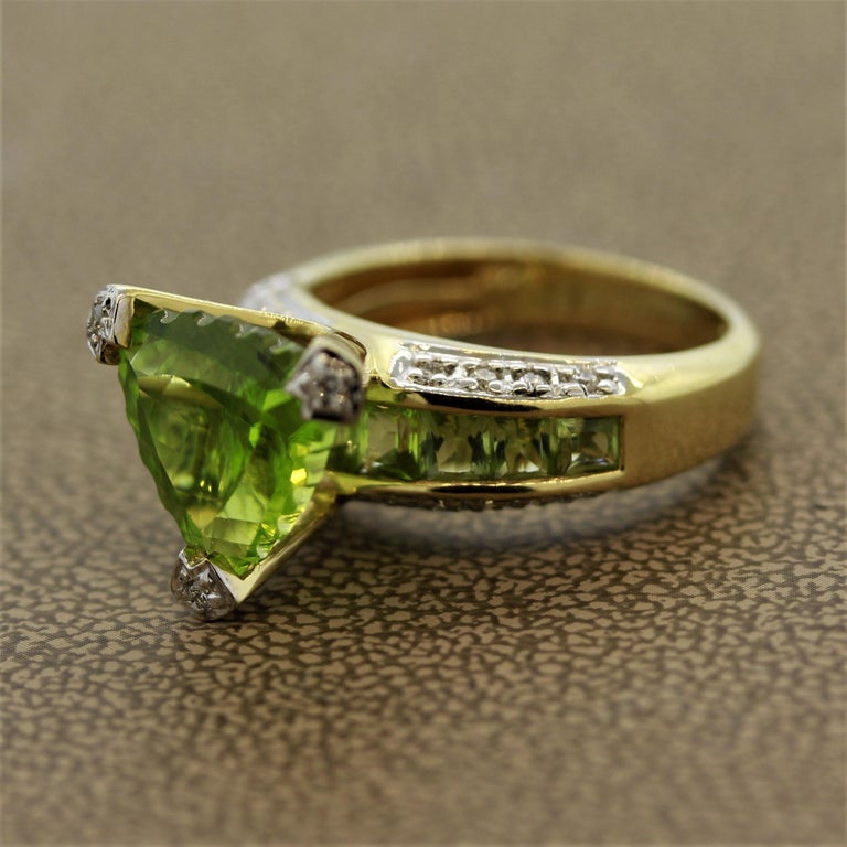 Bellarri Peridot Diamond Gold Ring For Sale at 1stDibs