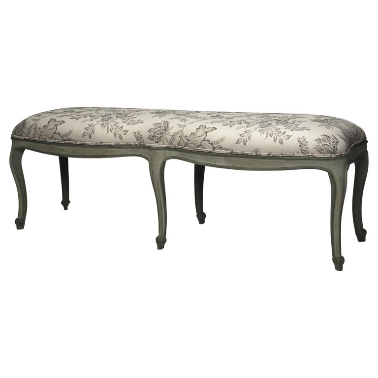 Bench Italian Style with Cabriole Legs For Sale at 1stDibs