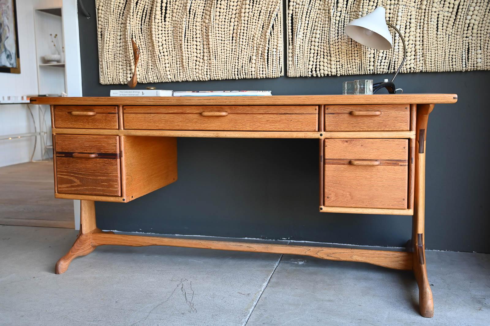 Escritorio a medida de Robert Squire Bierbaum, 1995 en venta en 1stDibs