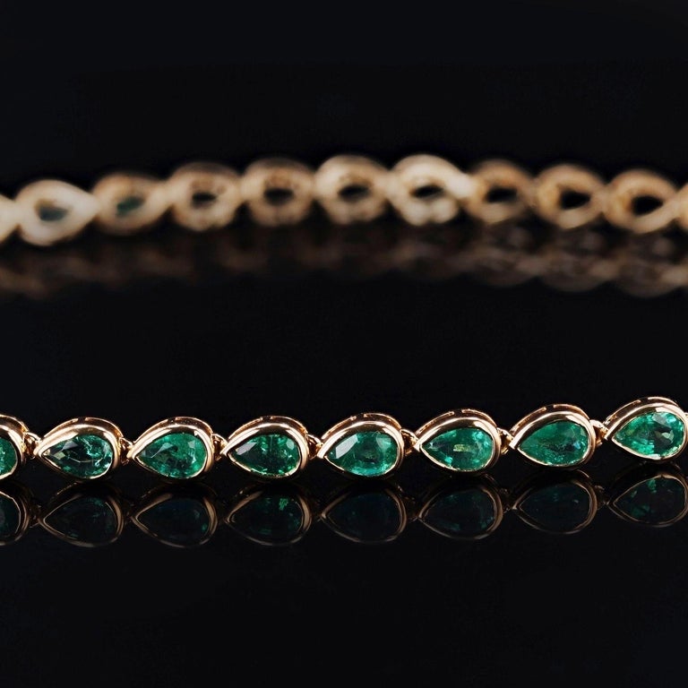 Bezel Set Emerald Necklace For Sale at 1stDibs
