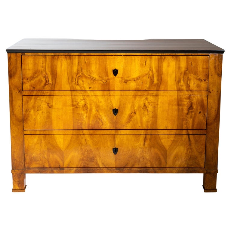 Biedermeier Chest of Drawers, Walnut veneered, circa 1820 For Sale at ...
