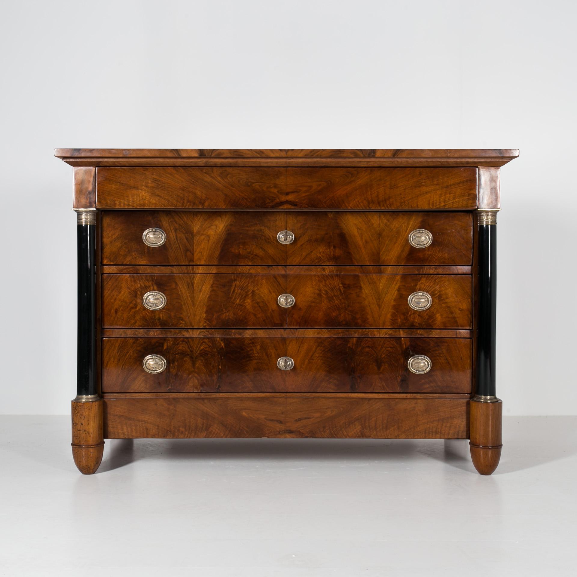 Biedermeier Chest of Drawers in Walnut Veneer, France, 19th Century For ...