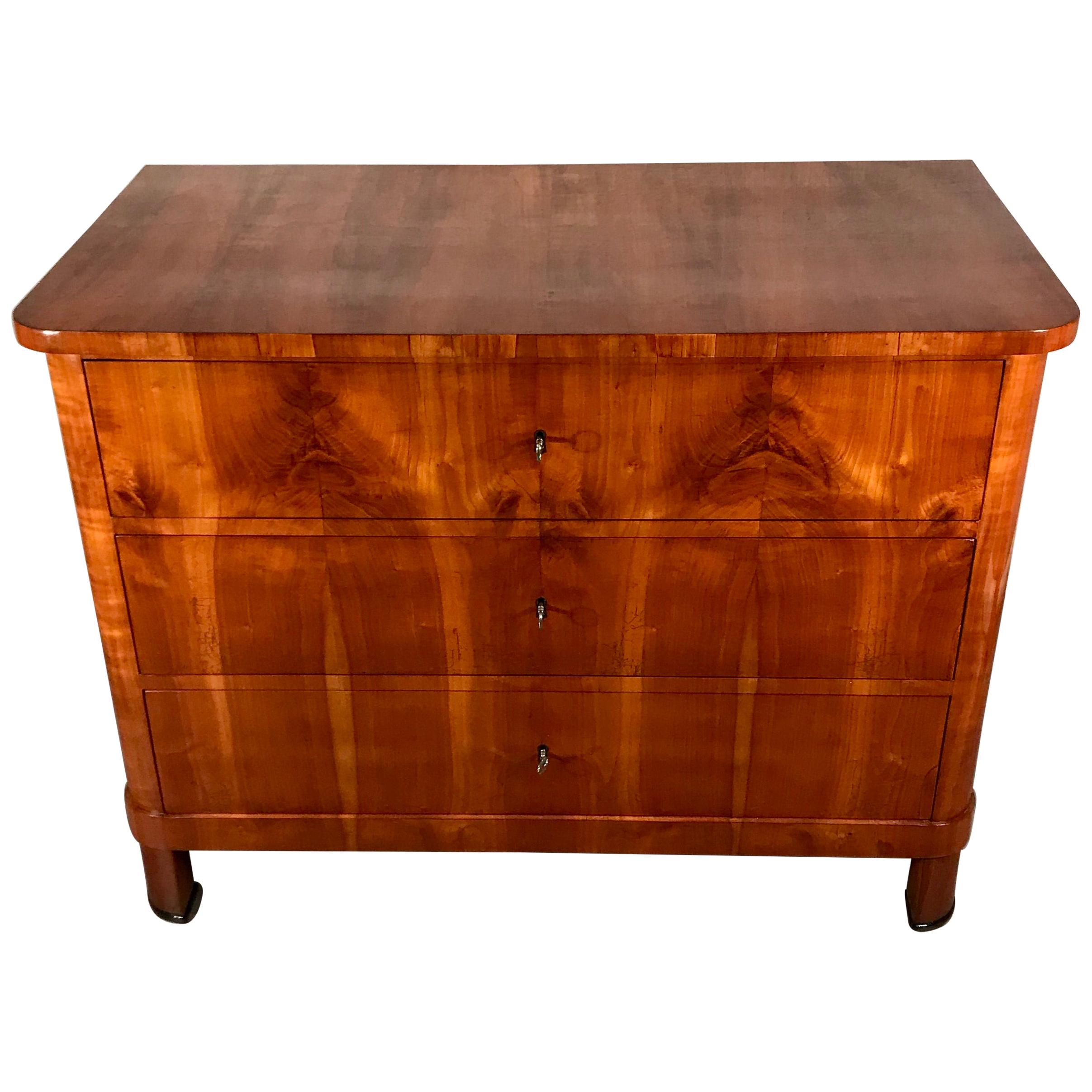 Original Biedermeier Chest of Drawers with Walnut Veneer For Sale at ...