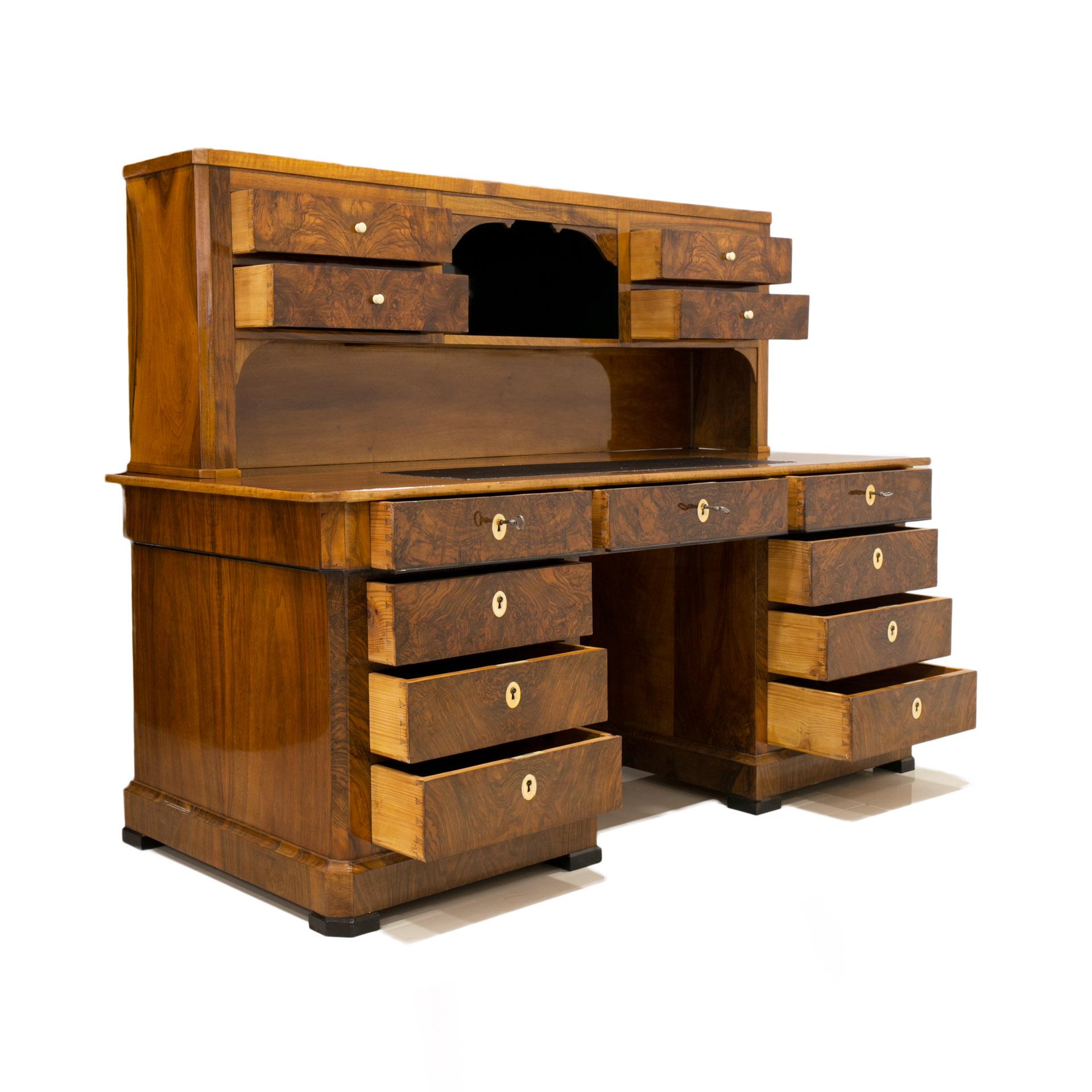 Biedermeier Desk in Walnut Veneer, Germany, 19th Century For Sale at ...