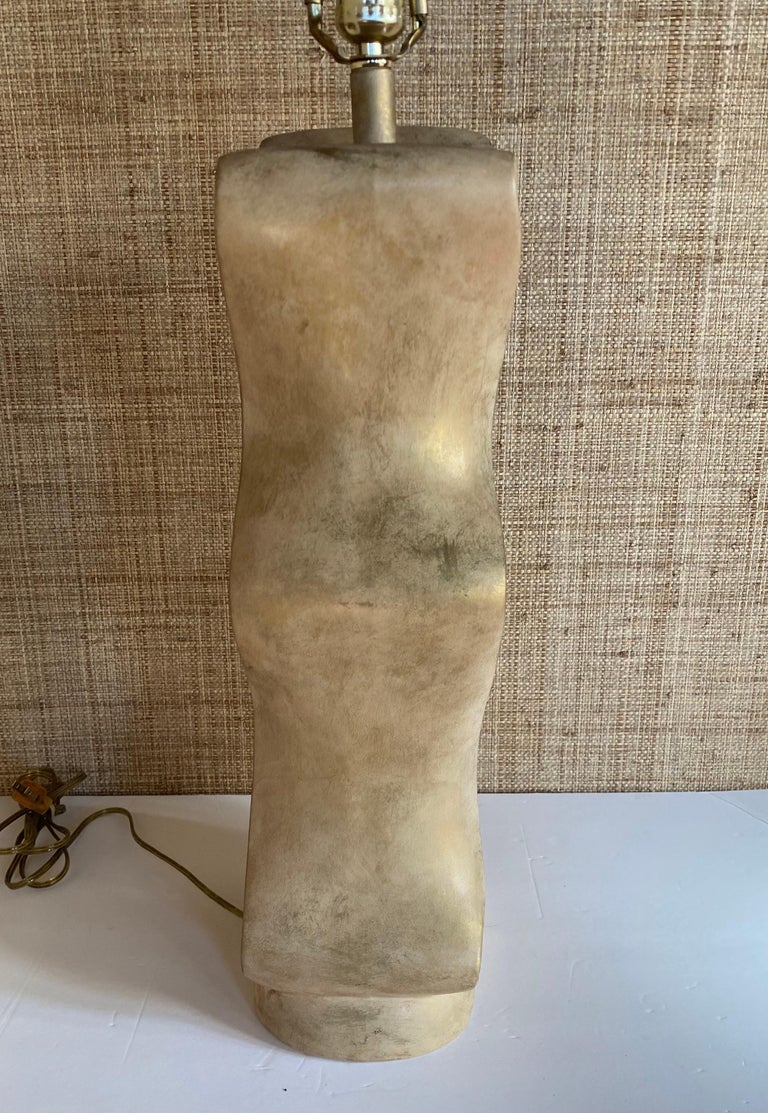 Biomorphic Post-Modern Freeform Ribbon Motif Plaster Table Lamp by Jaru ...