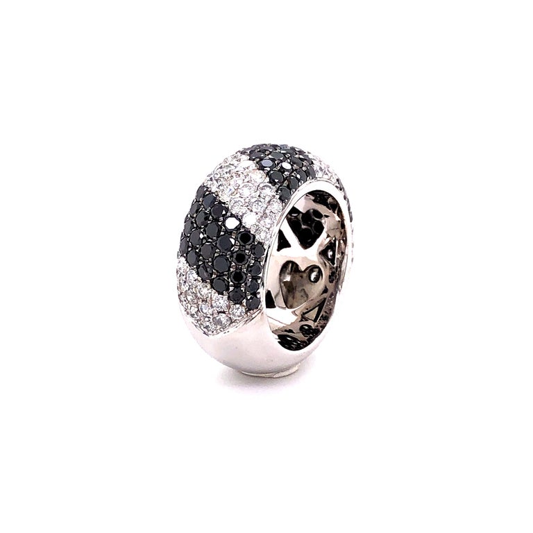 Black and White Diamonds Zebra Ring in 18 Karat White Gold For Sale at ...