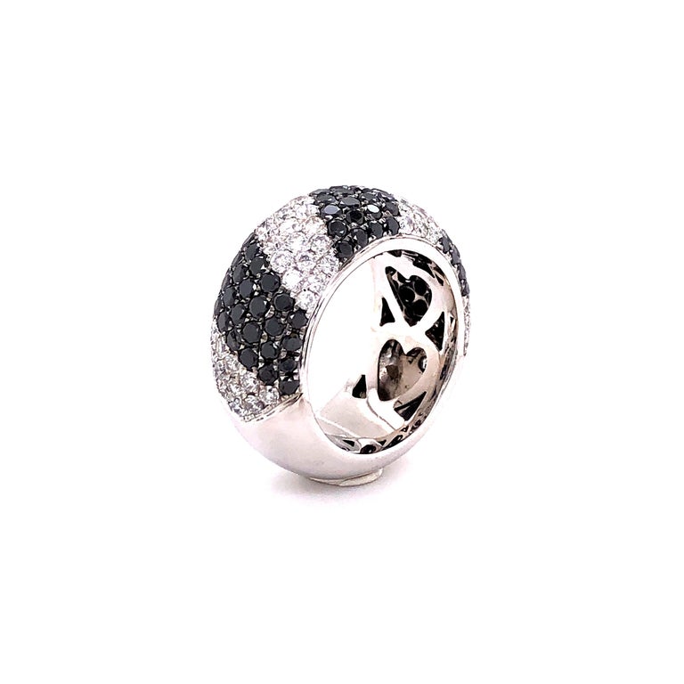 Black and White Diamonds Zebra Ring in 18 Karat White Gold For Sale at ...