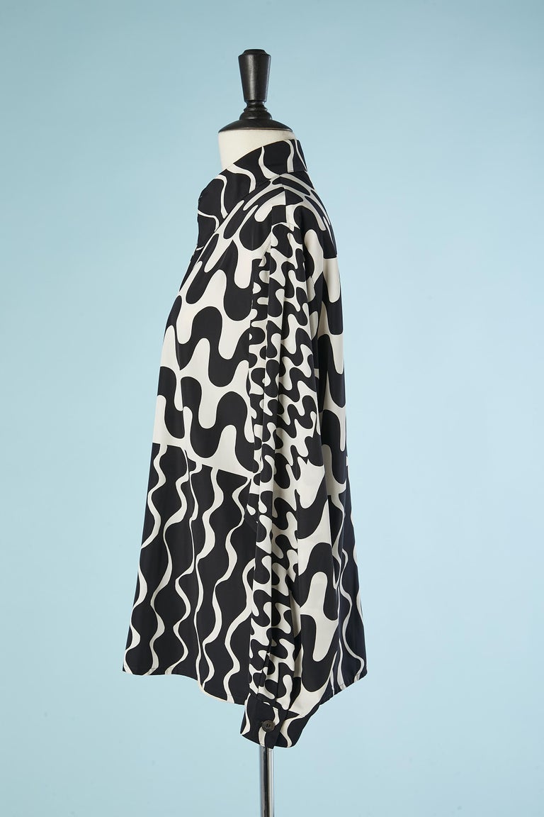 Black and white graphic print shirt Louis Féraud For Sale at 1stDibs