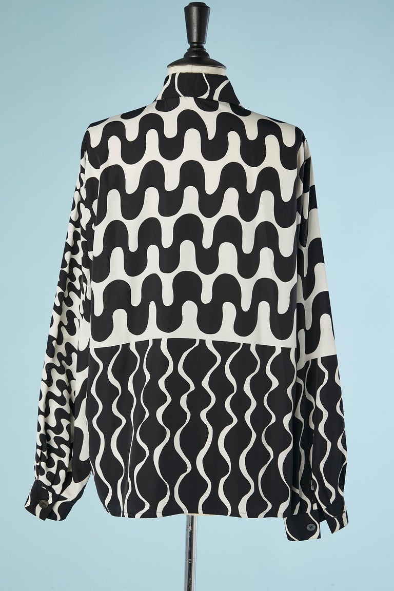 Black and white graphic print shirt Louis Féraud For Sale at 1stDibs