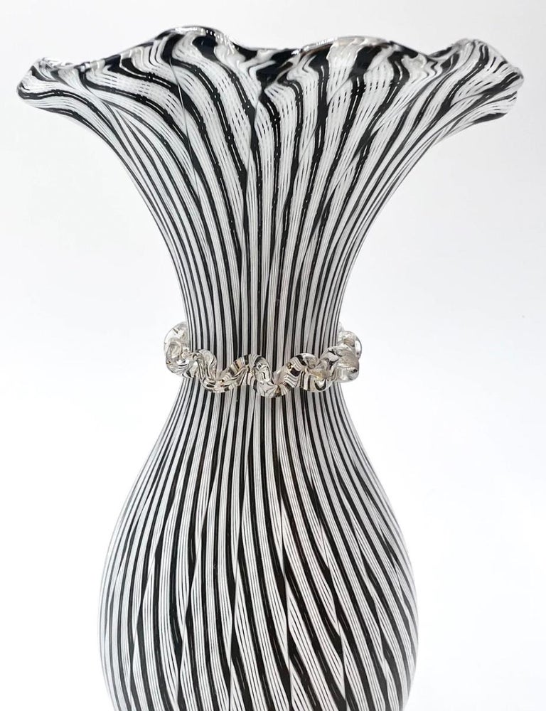 Black and White Murano Glass Vase in Filigree, 1950s For Sale at 1stDibs