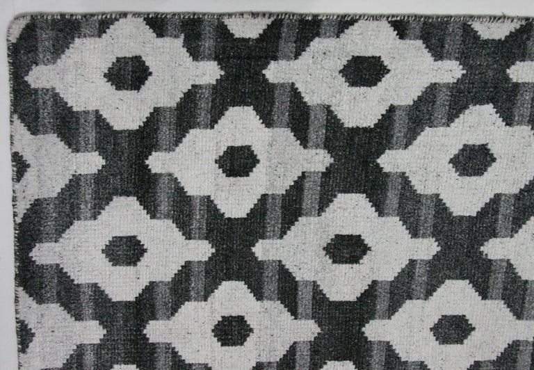 Black and White Pattern Rug For Sale at 1stDibs