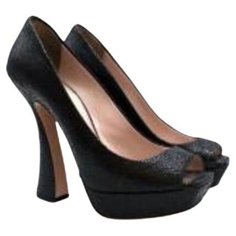 Black cracleque leather platform heeled pumps For Sale at 1stDibs