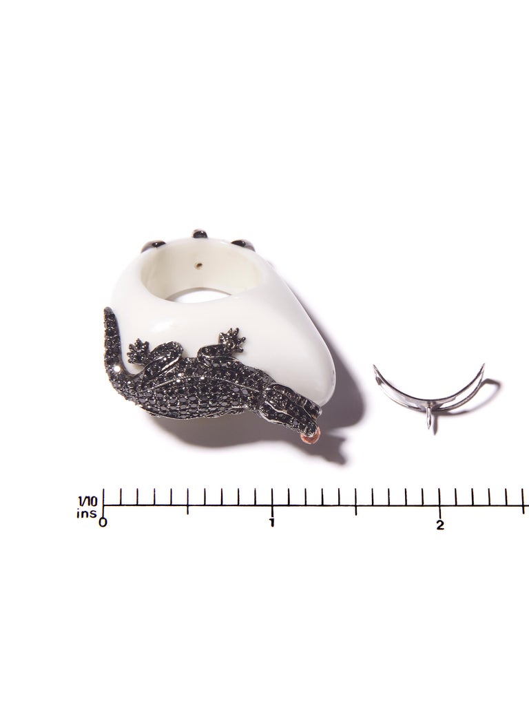 Black Diamond Alligator on White Agate in White Gold For Sale at 1stDibs