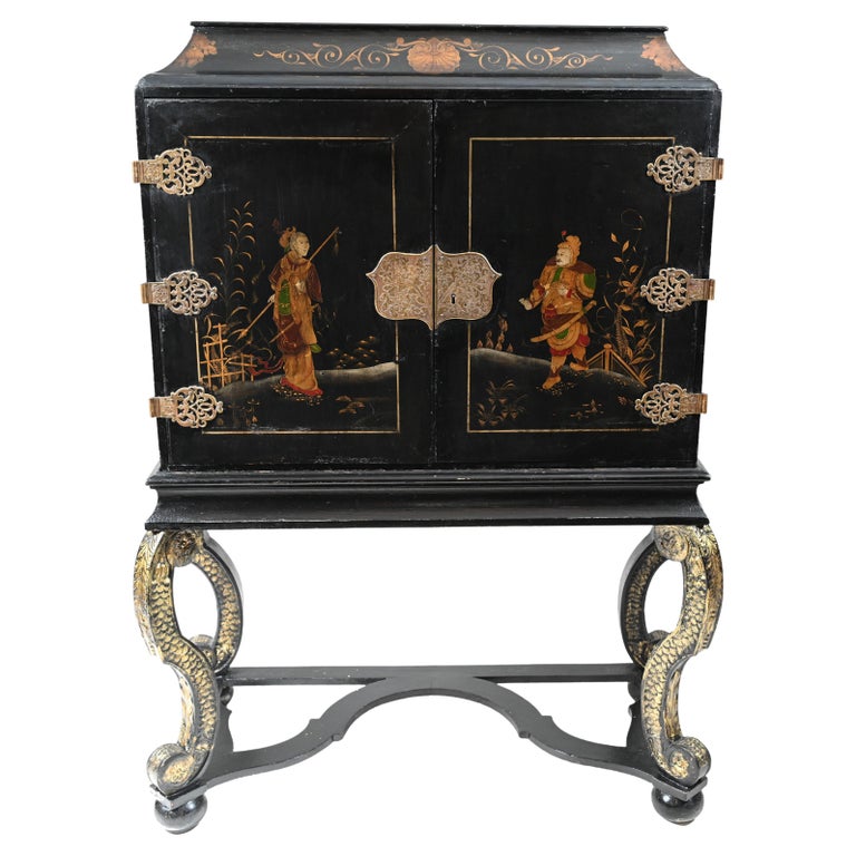 Meuble de collection en laque noire de style chinoiseries En vente sur ...