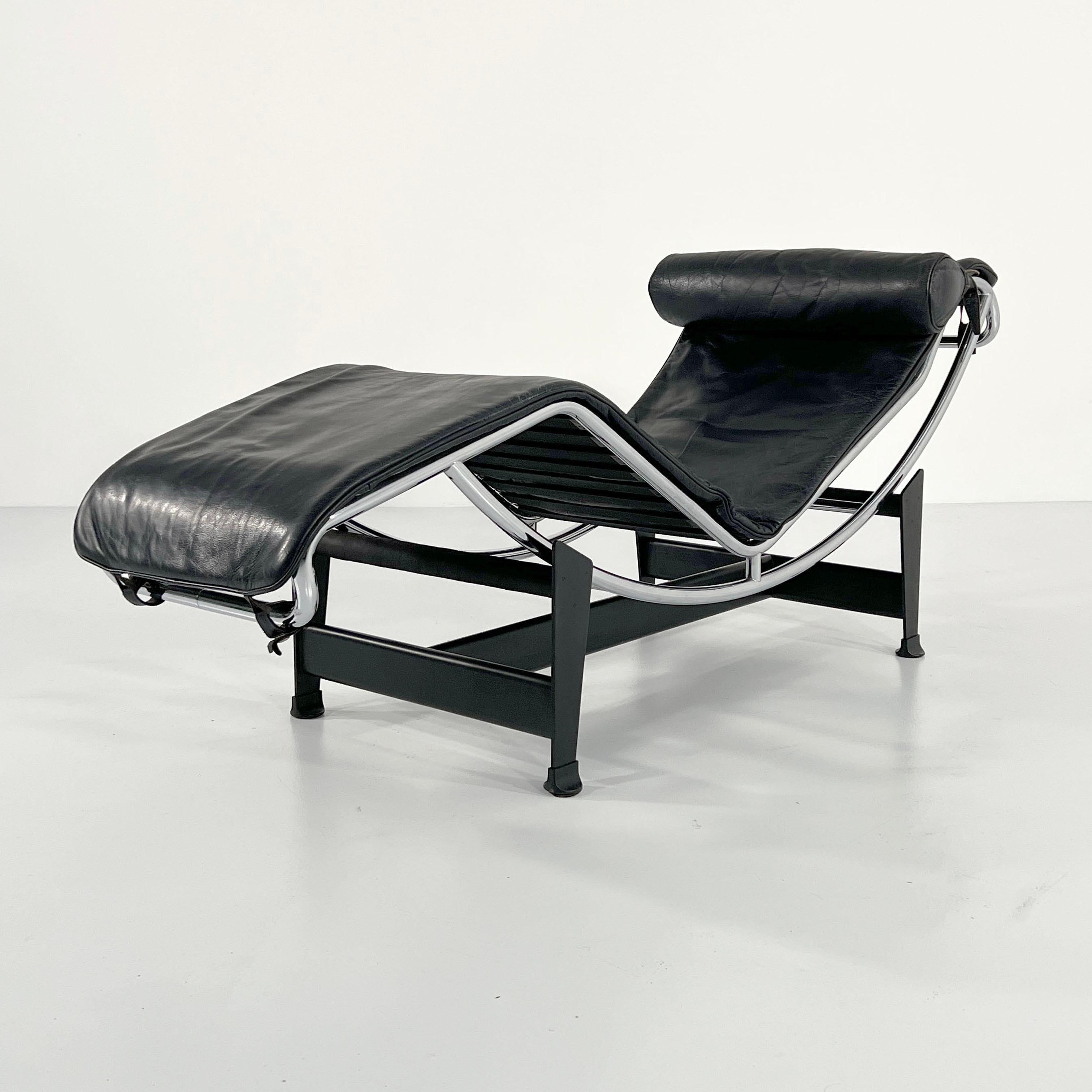 Black LC4 Lounge Chair by Le Corbusier for Cassina, 1970s For Sale at ...