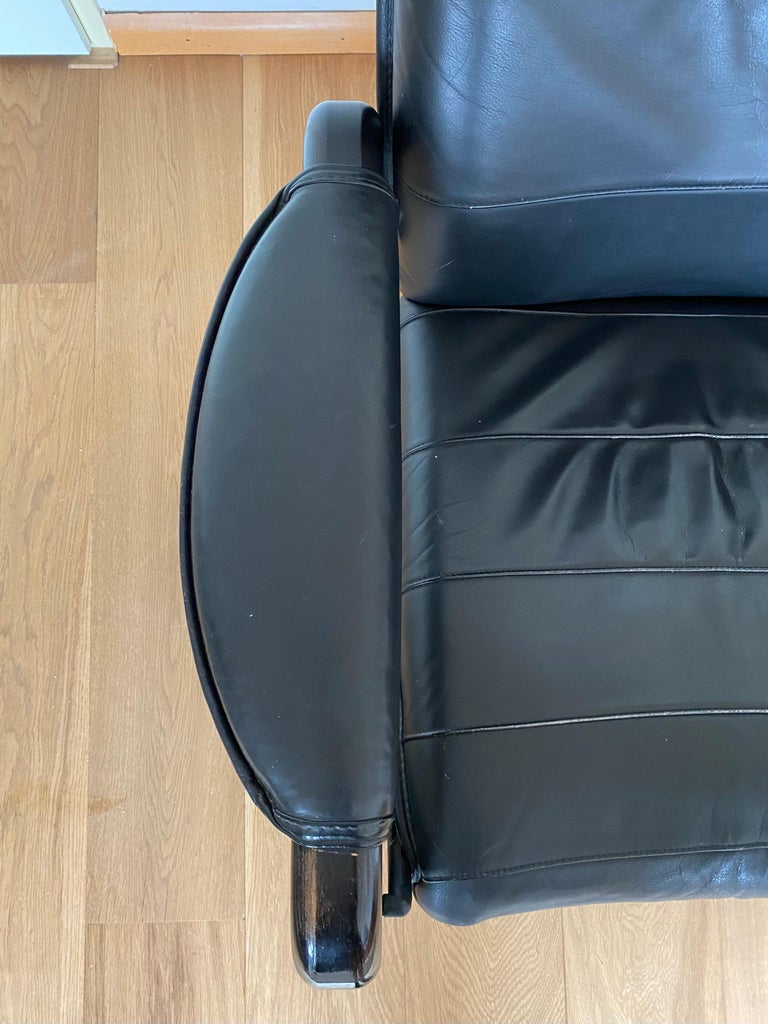 Black Leather and Bentwood Recliner Chair, ca. 1980s For Sale at 1stDibs