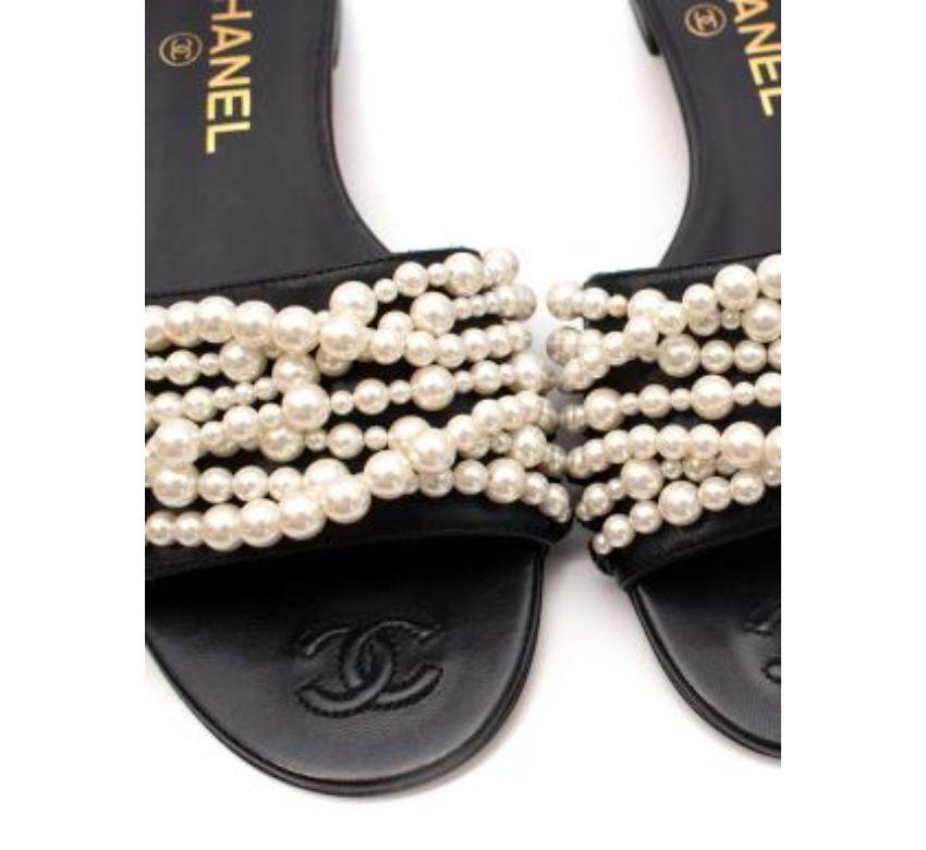 Black Leather Faux-Pearl Embellished Sliders For Sale at 1stDibs