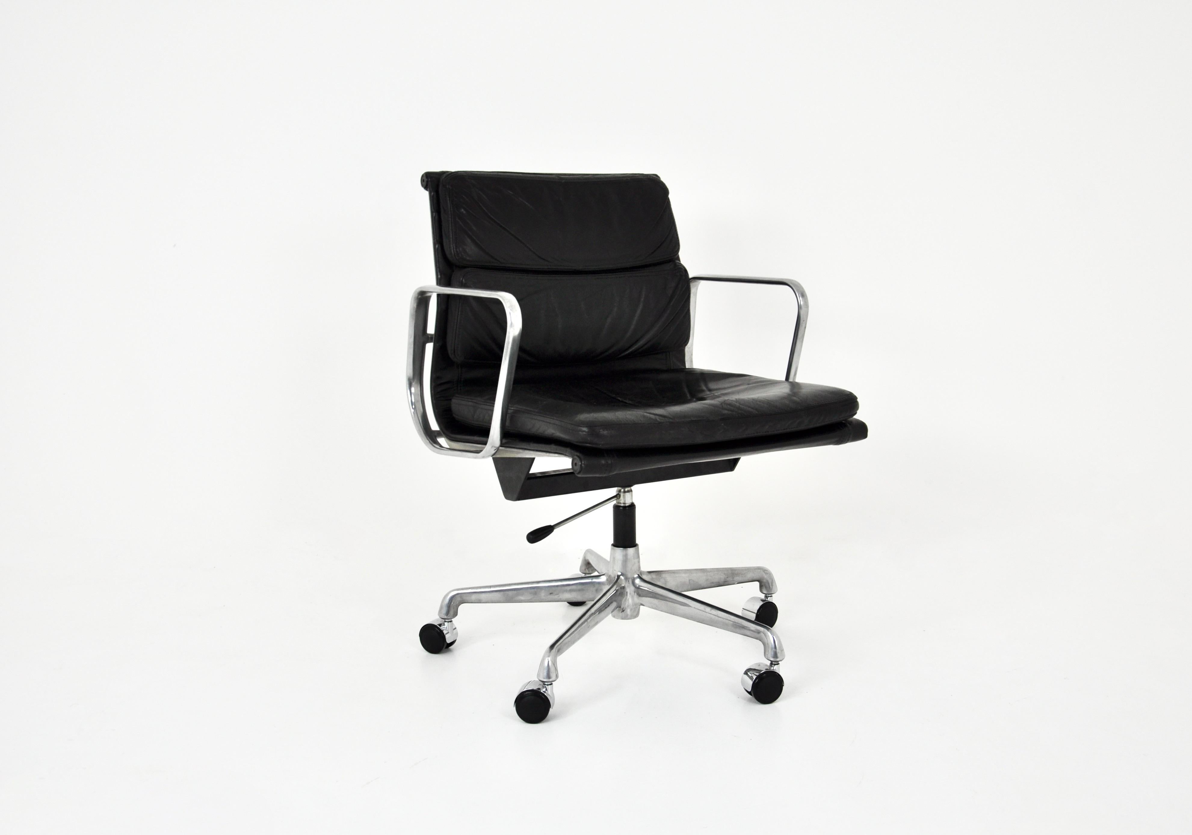 Black Leather Soft Pad Chair by Charles and Ray Eames for Herman miller ...