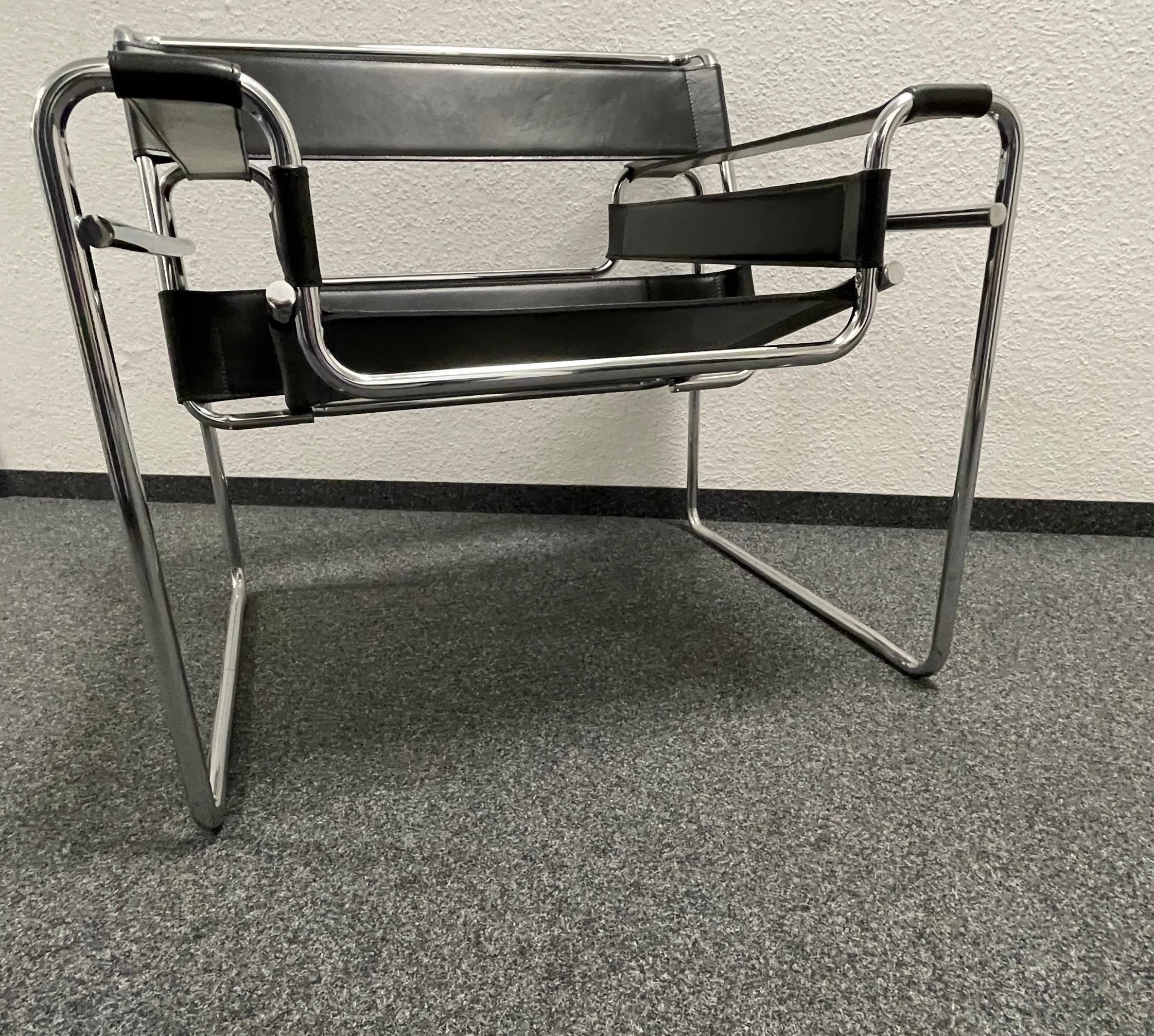 Black Leather Wassily Chair by Marcel Breuer Model B3 at 1stDibs ...