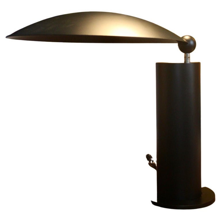 Black Metal Table Lamp For Sale at 1stDibs