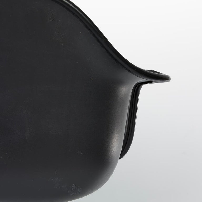 Black on Black Vitra Plastic Vitra Original Eames Dining Armchair For ...