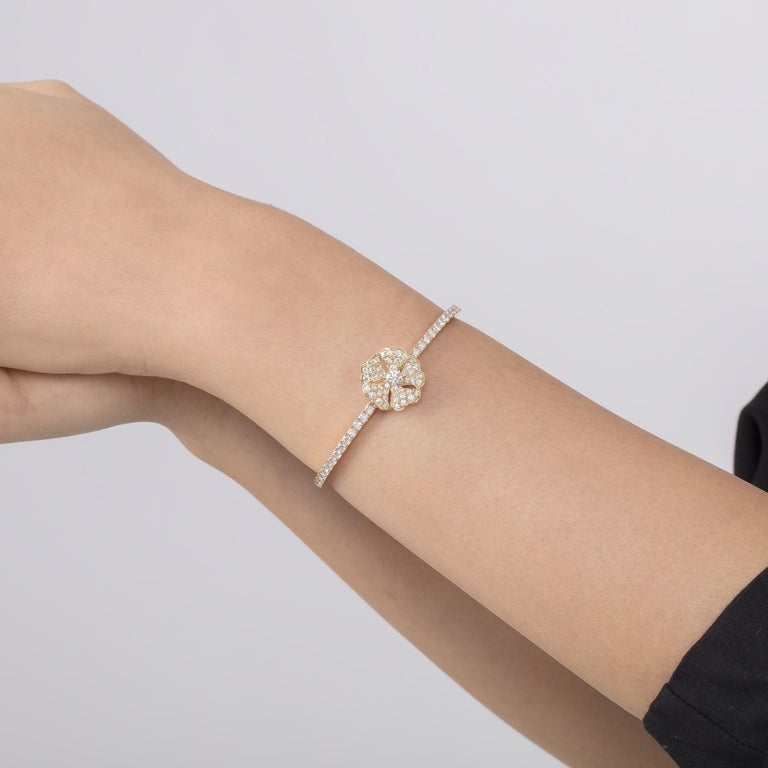 Bloom Diamond Solo Flower Bangle in 18k Yellow Gold For Sale at 1stDibs