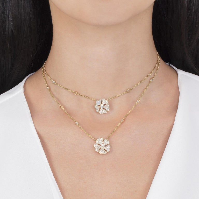 Bloom Diamond Solo Flower Necklace in 18k Yellow Gold For Sale at 1stDibs