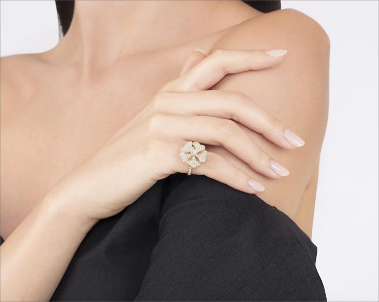 Bloom Gold and Pave Diamond Ring in 18k Yellow Gold For Sale at 1stDibs
