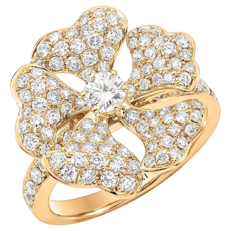 Bloom Gold and Pave Diamond Ring in 18k Yellow Gold For Sale at 1stDibs