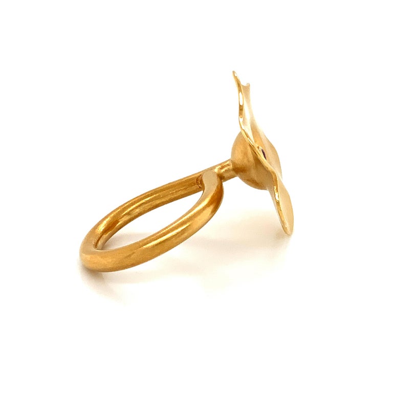 Georg Spreng - Blossom Ring 18 Karat Yellow Gold with Natural Round Red ...