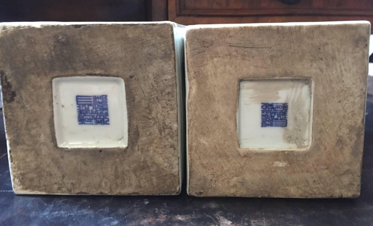Blue and White Chinese Pair of Square Vases For Sale at 1stDibs